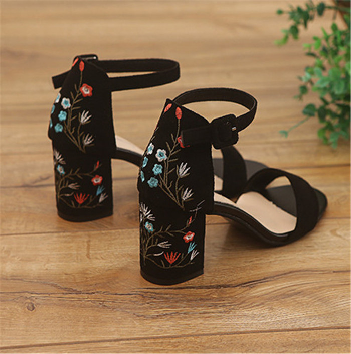 Embroidered Ankle Strap Sandals on Luulla